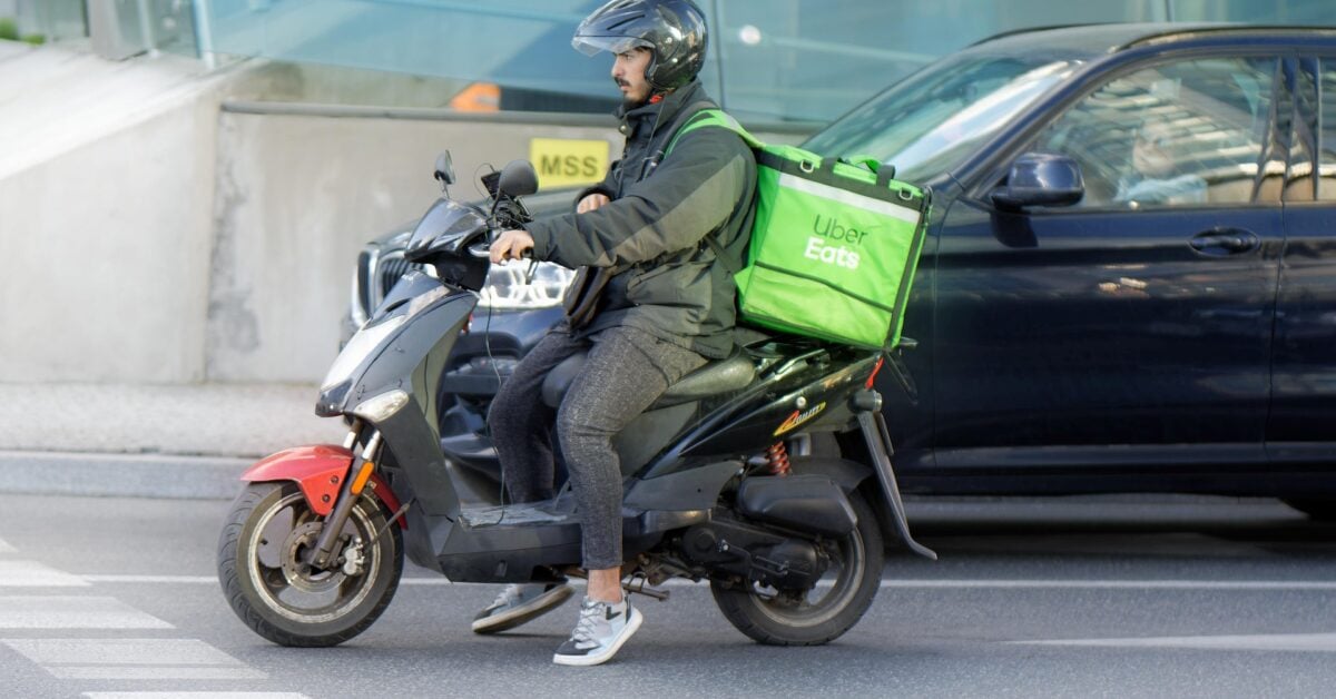 Takeaway Made Easy: Food Delivery Apps for Travellers