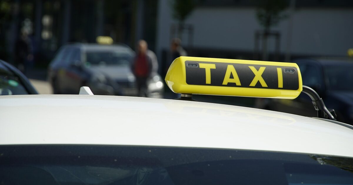 Veezu App Spotlight Guide: Smart Local Taxi Rides Across the UK ...